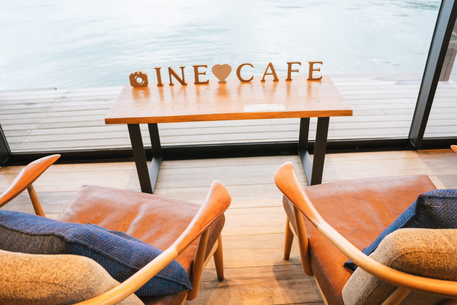 【INE CAFE】京都府伊根町に来たなら絶対行くべきカフェ！海が見える舟屋を満喫！ - カメラ好きアラサー女子blog